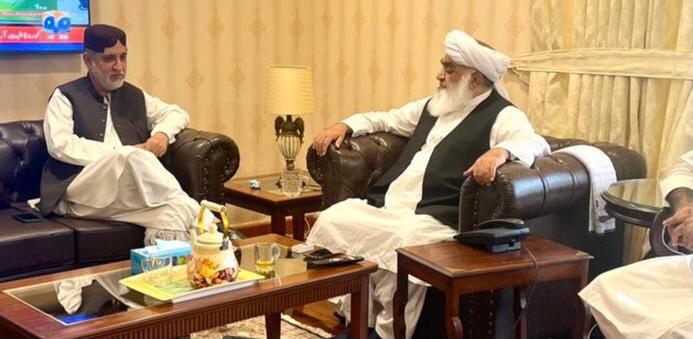 Sardar Akhtar Mengal and Maulana Wasey discuss political situation