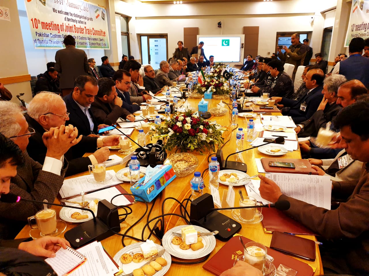 Pakistan Iran agree to boost bilateral trade and explore all opportunities